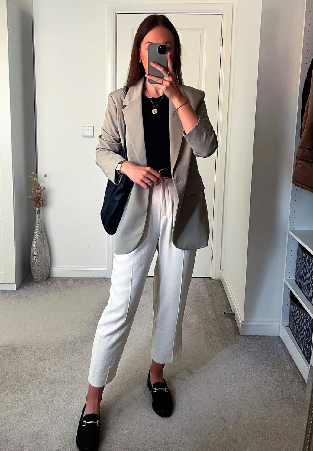 20 Casual Work Outfits with Sneakers for a Chic Look! – stylinbyvish.com